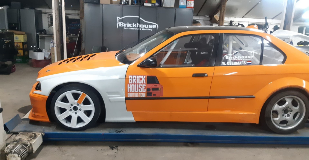 Części samochodowe do motorsportu & tuning wizualny > BŁOTNIKI PRZEDNIE ...